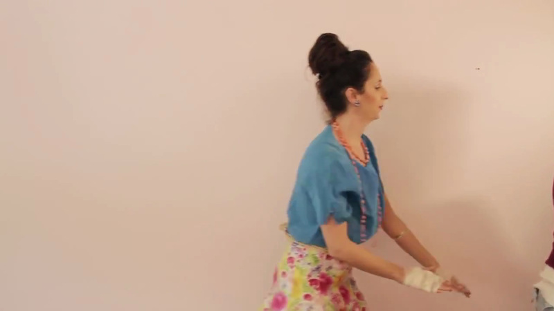 Suzelle DIY 'How To Get Fluff Off Your Jersey' - Ari Kruger | LBBOnline